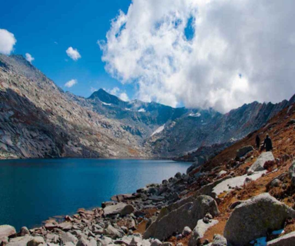 These Holy Dhauladadhar Lakes Should Be In Everyone's Bucket List